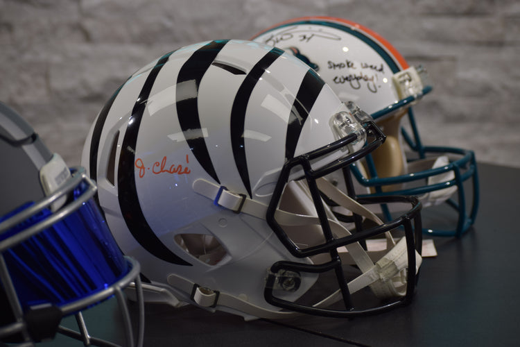 About Us – Ultimate Autographs